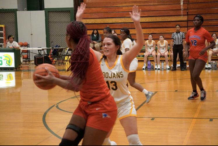 Photo Gallery: CLHS vs Ellender | Multimedia | lafourchegazette.com
