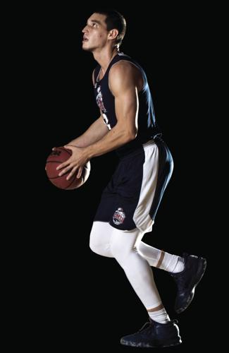 Haney Jr. relies on father during rebuild | Sports | laloyolan.com