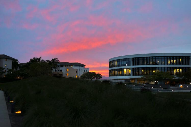 A Collection: Sunsets on the Bluff | Photo | laloyolan.com