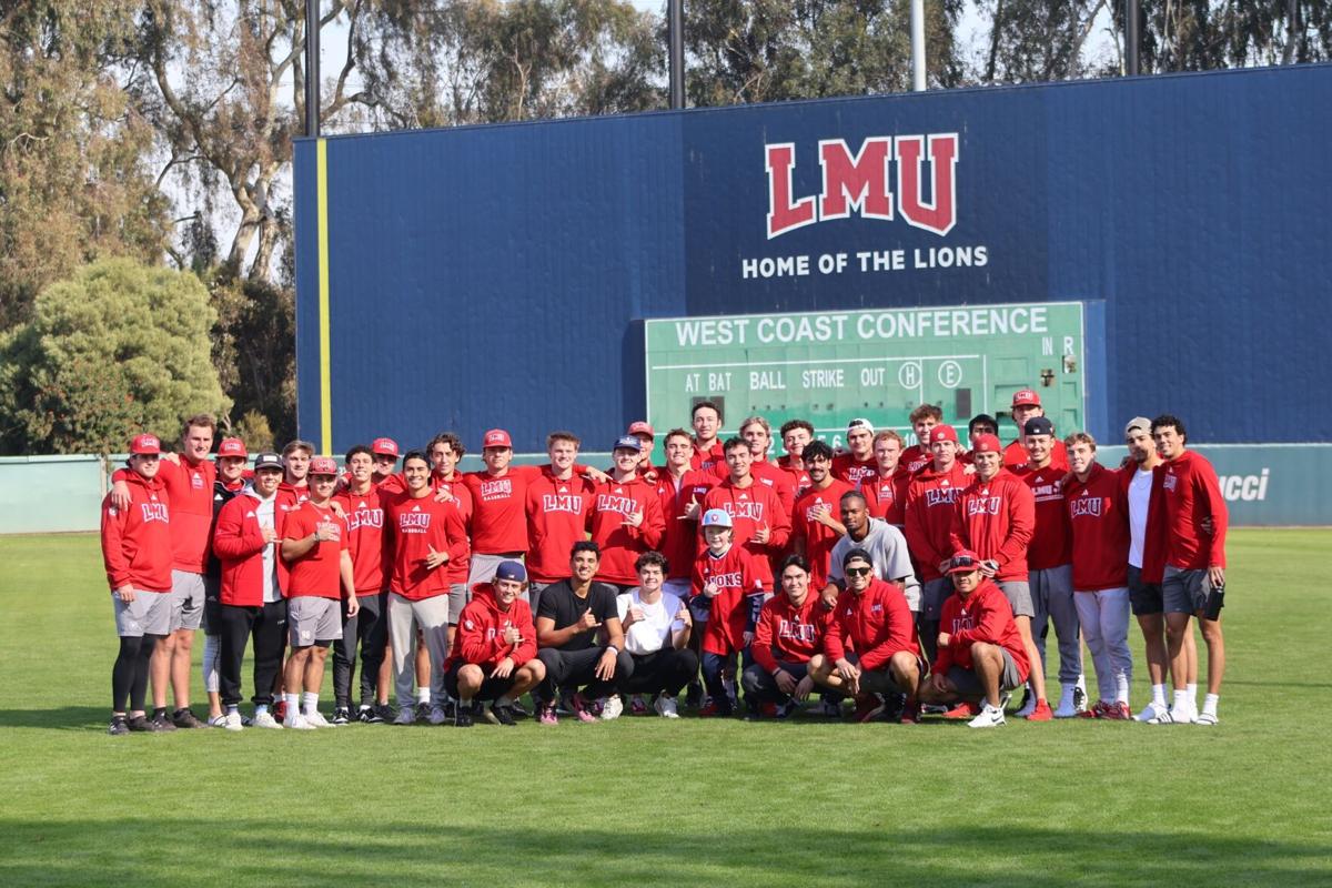 Back at bat: baseball season begins | Sports | laloyolan.com