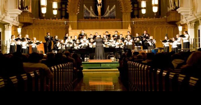 Gala Christmas Concert celebrates holiday through song | Arts And ...