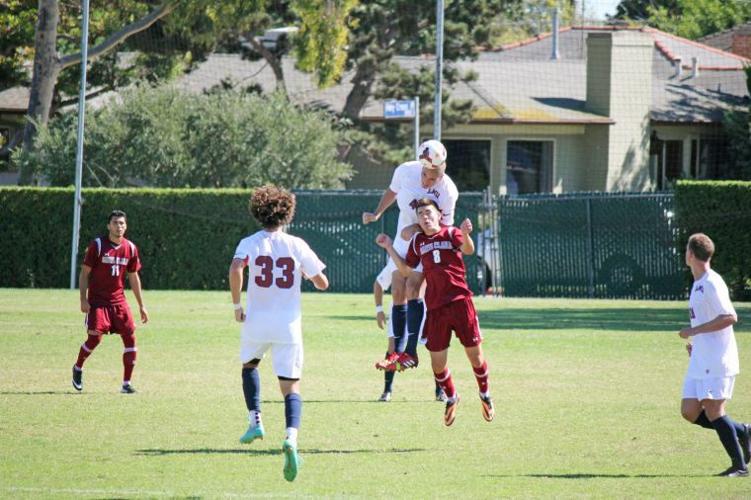 Second-half blitz carries Lions | Sports | laloyolan.com