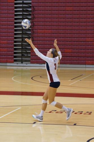 Women's Volleyball routs Long Beach | Sports | laloyolan.com