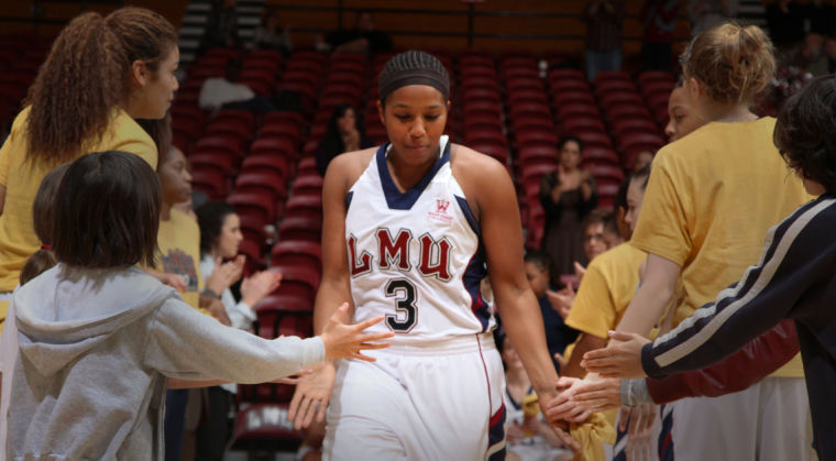 Cowling on doorstep of greatness | Basketball | laloyolan.com