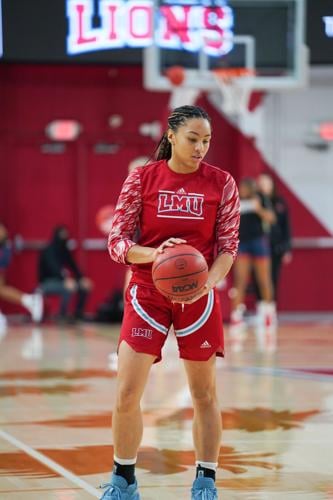 Social media, stop trying to police female athletes like Angel Reese ...