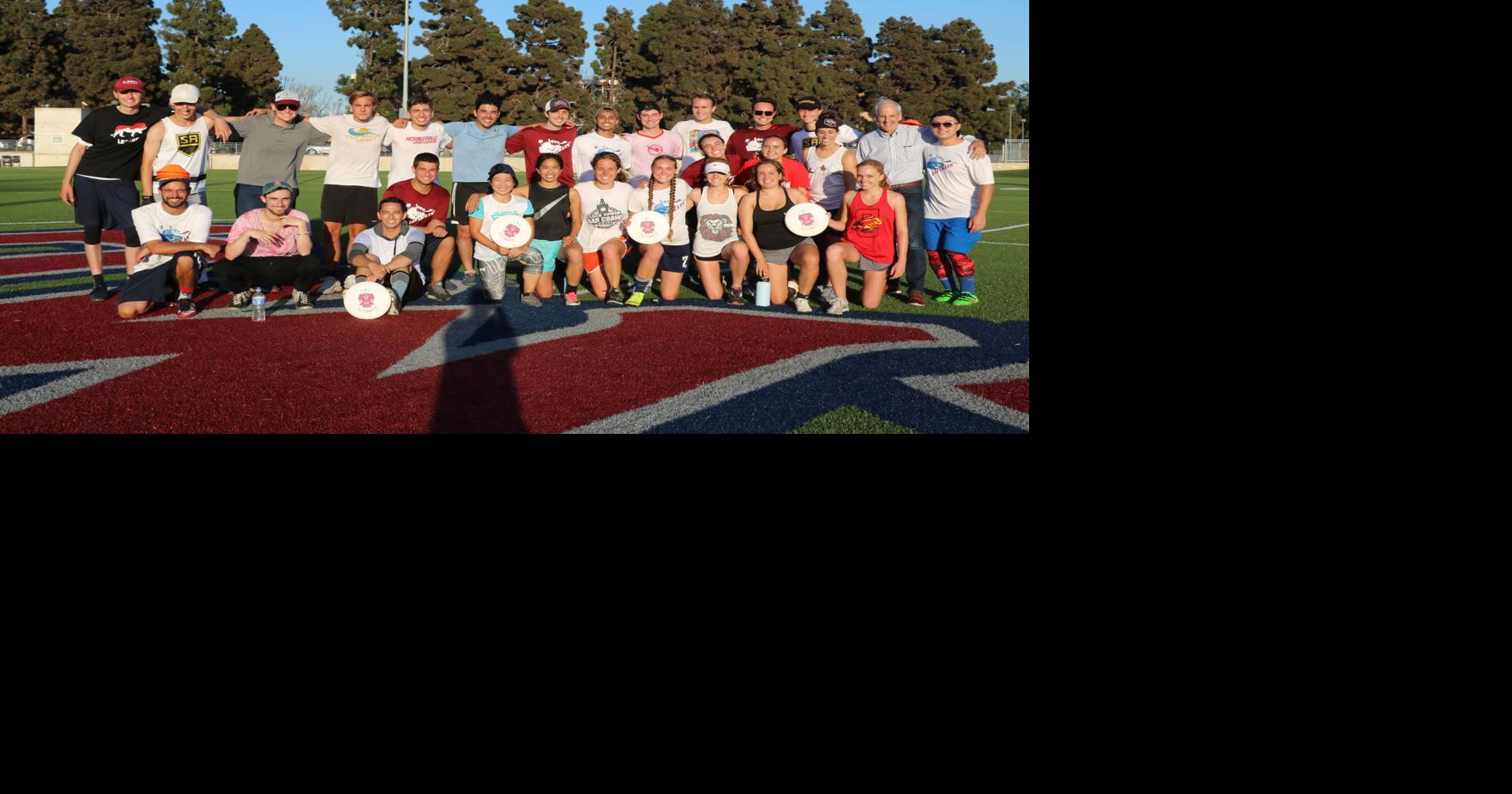 Ultimate frisbee team turns competitive | Sports | laloyolan.com