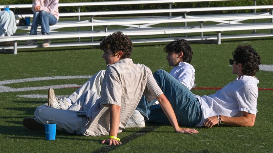 Seniors bid farewell to the Bluff at 2025 Senior Sunset | Photo ...