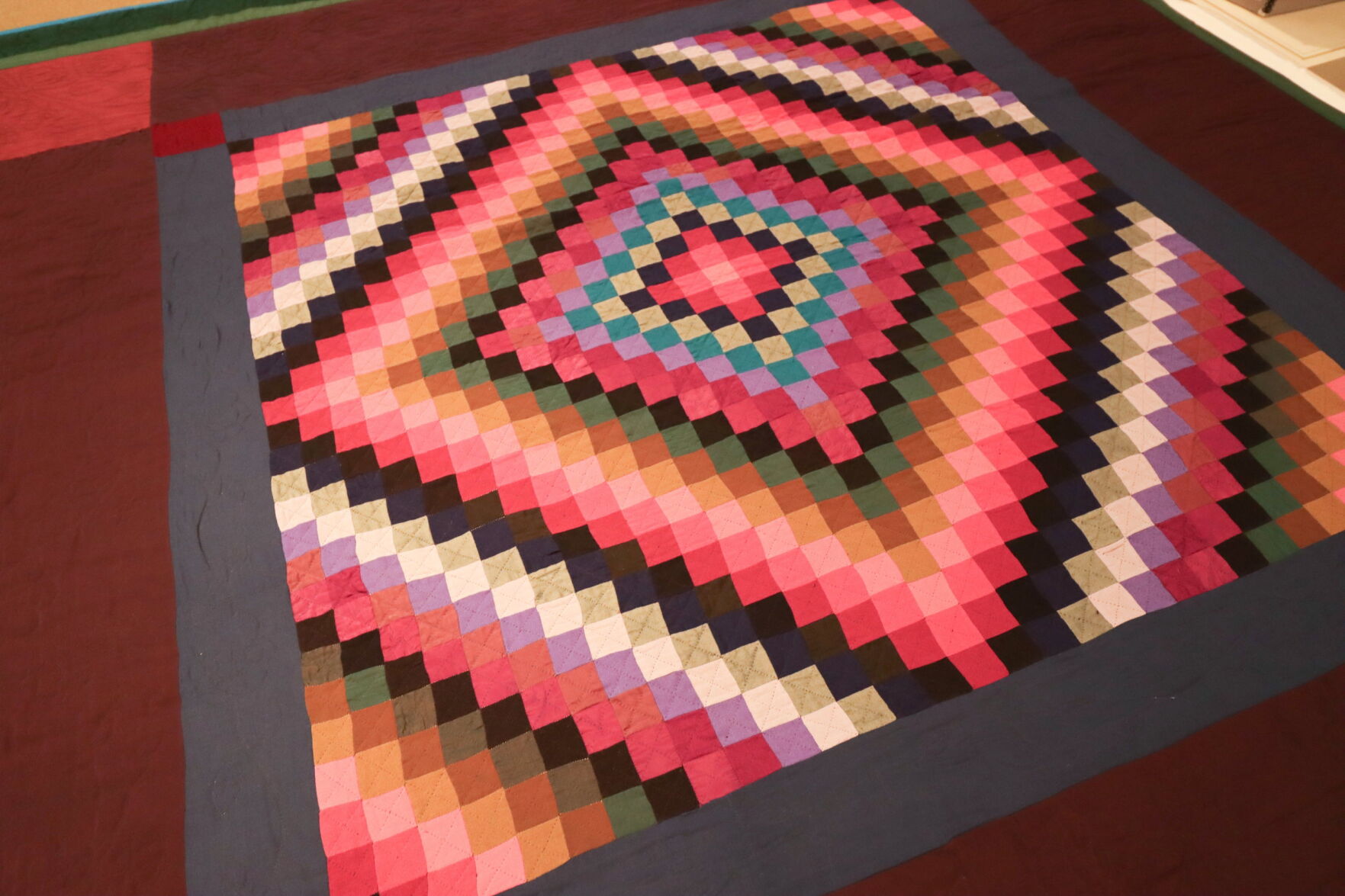 Esprit Quilt Collection Displays Early 20th-Century Simplicity of Amish ...
