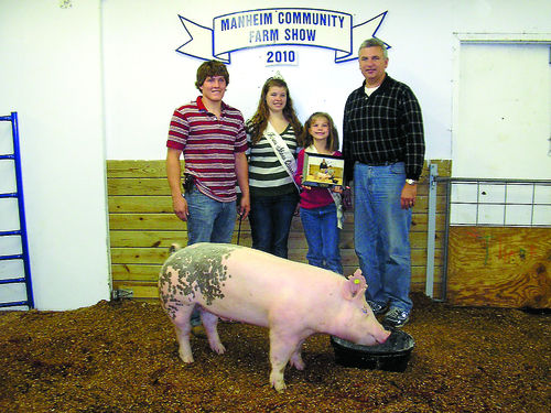 Livestock Sale Draws Crowd at Manheim Farm Show | Farming and ...