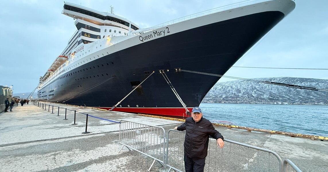 How Do Cruise Ships Feed Their Passengers: Storing and Preparing Food ...