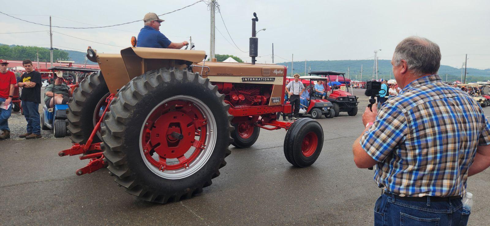 International Harvester Enthusiasts Flock to Red Power Showdown | Farm ...