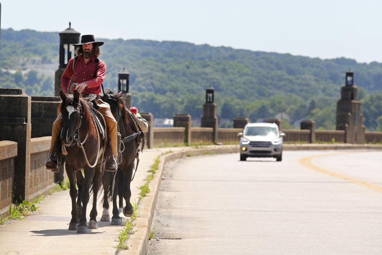 Meet the Cowboy Riding His Mustangs Across America and Back | Horse ...