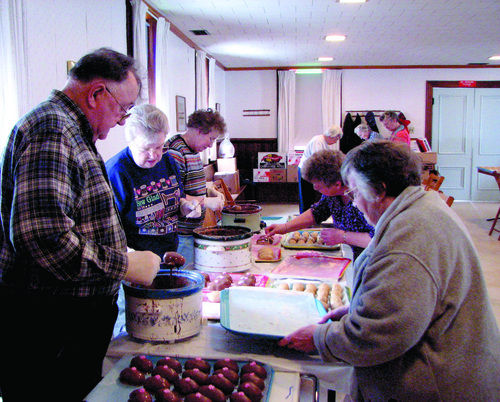 Churning Out Chocolate Easter Eggs Is a 15-Year Tradition | Farming and ...