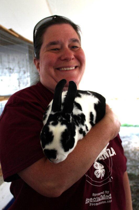 4-H Sisters Learn Through Super Showman Experience at the 2022 Wayne ...