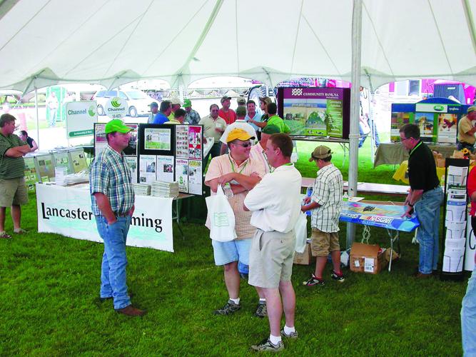 Corn, Soybean Growers Draw 300 at Crop Tour | | lancasterfarming.com