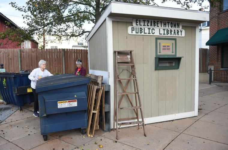 Library volunteers work to improve Elizabethtown library [photos ...