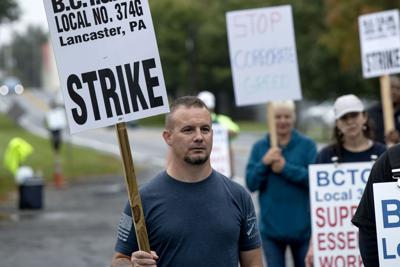U.S. Labor secretary to join striking Kellogg's workers Wednesday ...