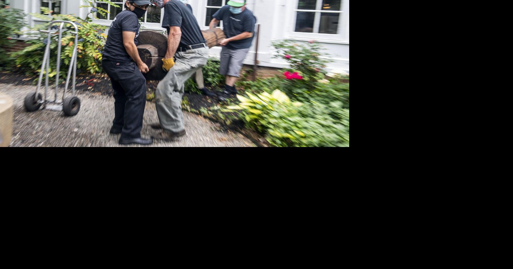 Carving of General John Sutter removed from General Sutter Inn amid ...
