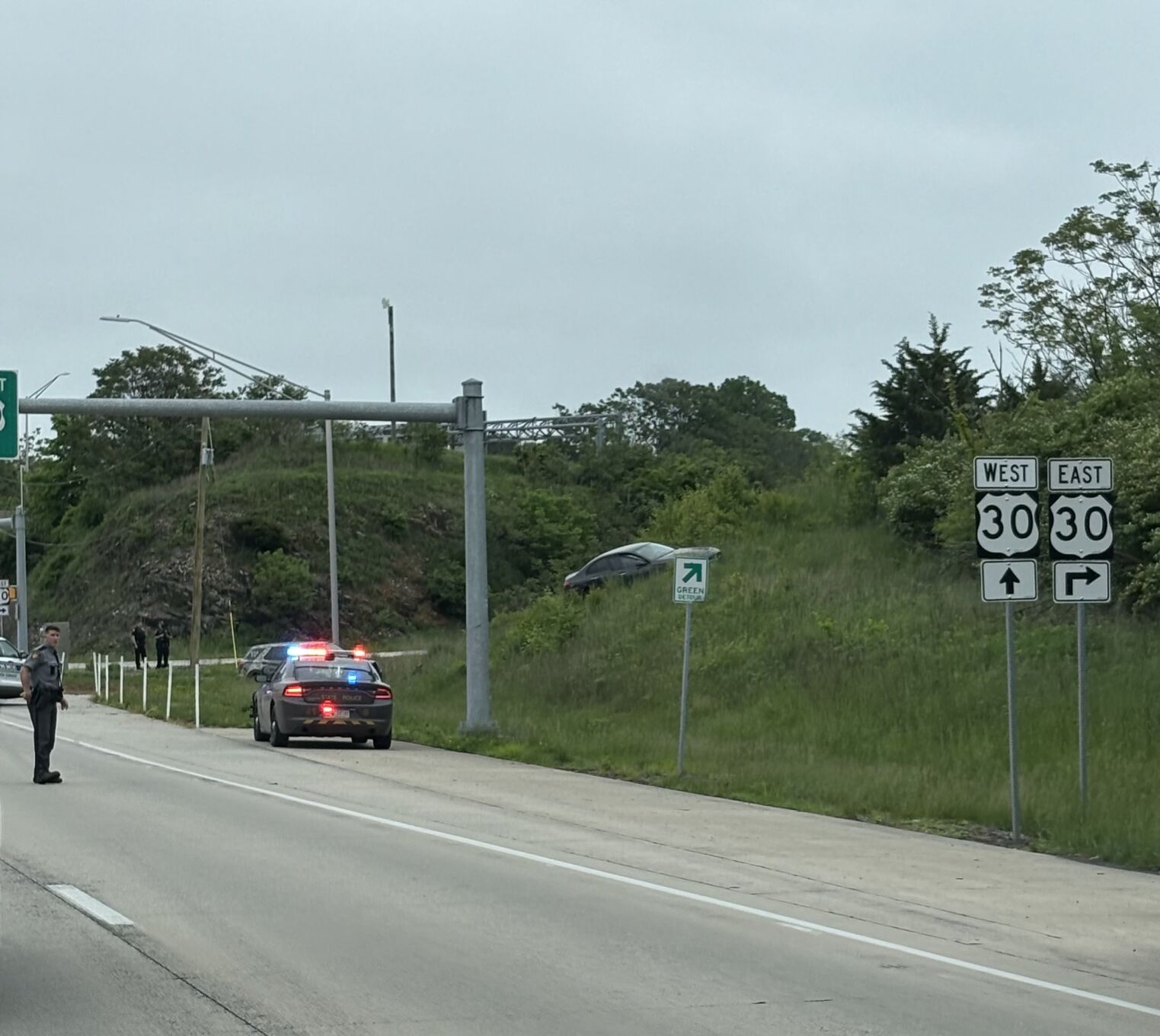Man nearly hits Manheim auto auction guards with stolen car, crashes on ...