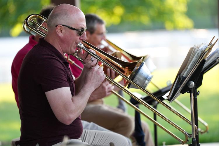Longtime bandleader Bob Troxell honored at tribute concert [photos ...