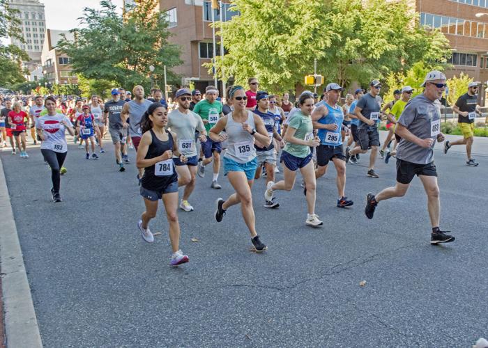 Scenes from the 46th Red Rose Run through Lancaster City [photos ...