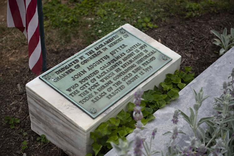 Carving of General John Sutter removed from General Sutter Inn amid ...