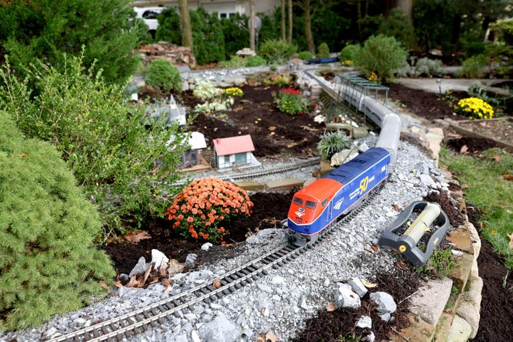 Mark Oles' outdoor trains [photos] | | lancasteronline.com
