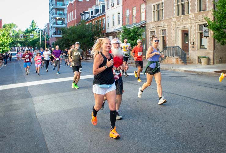 Scenes from the 48th annual Red Rose Run [photos] | | lancasteronline.com