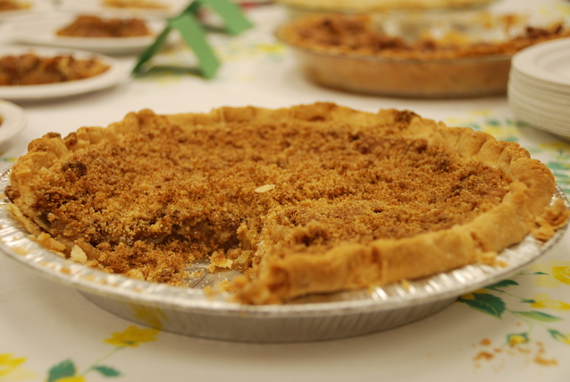 Folk art classes offer edible lesson in pies and Mennonite traditions ...