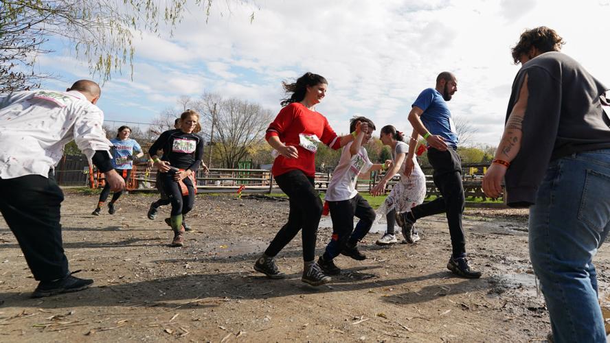 Field of Screams zombies send athletes scurrying at fun run [photos ...