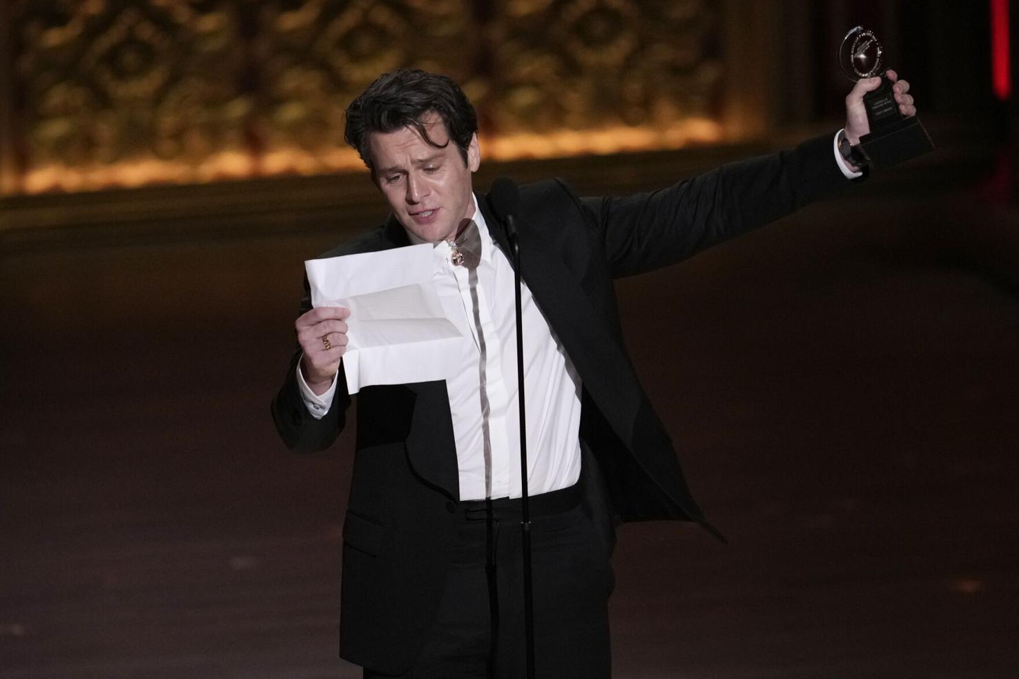 Jonathan Groff wins Tony Award for leading actor; gives shout-outs to ...