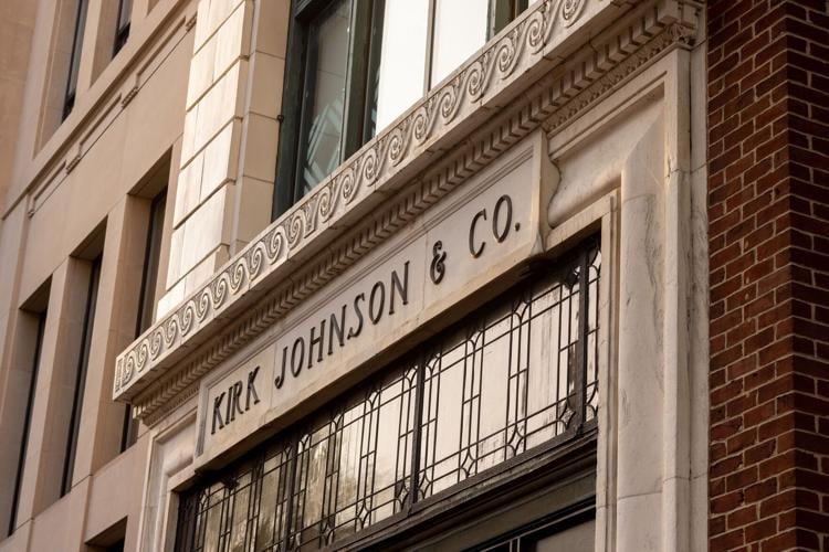 Examples of Vitruvian scrolls in Lancaster building decoration [photos ...