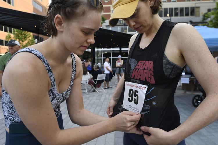 Scenes from the 47th Red Rose Run through Lancaster City [photos ...