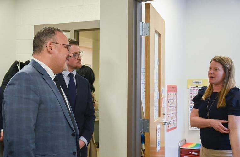 U.S. Education Secretary visits George Washington Elementary School ...