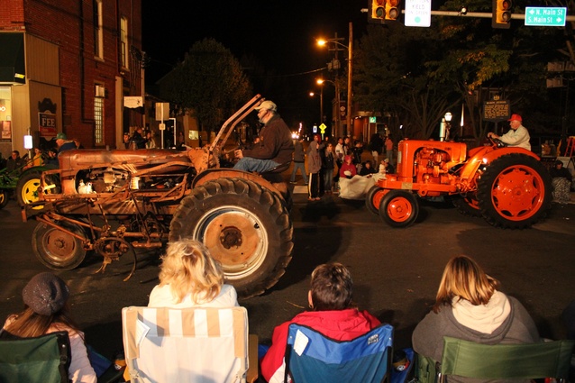 Festive parade celebrates Manheim history | News | lancasteronline.com
