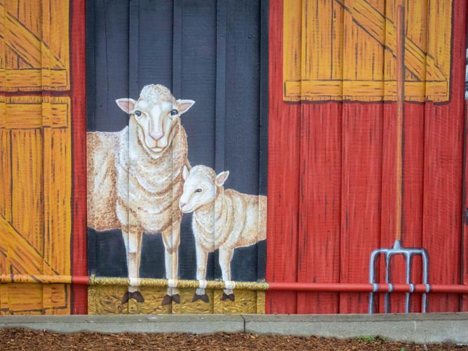 Heidi Ruhl's mural at Amish Farm and House [photos] | Entertainment ...