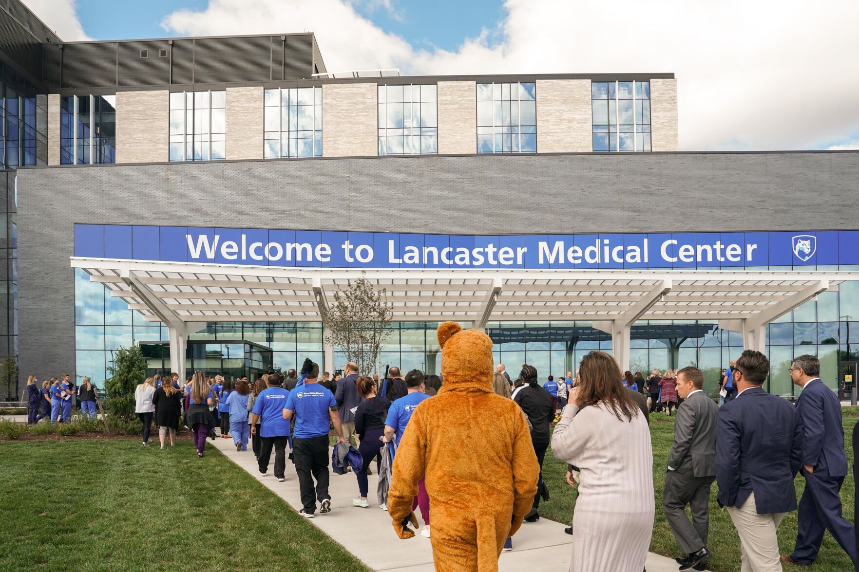 Life Lion welcomes new aeromedical helicopter at Penn State Health ...