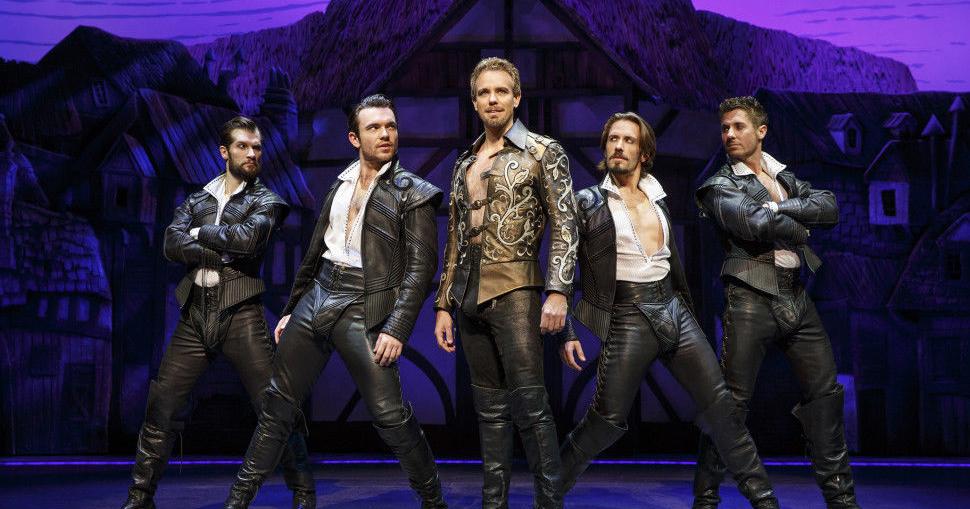 Adam Pascal plays Shakespeare in the musical comedy 'Something Rotten ...