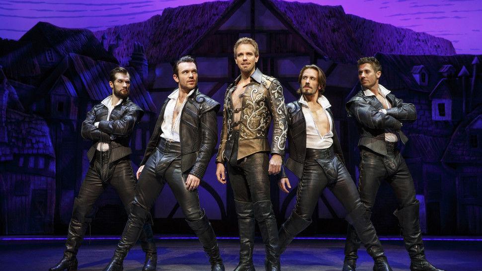 Adam Pascal plays Shakespeare in the musical comedy 'Something Rotten ...