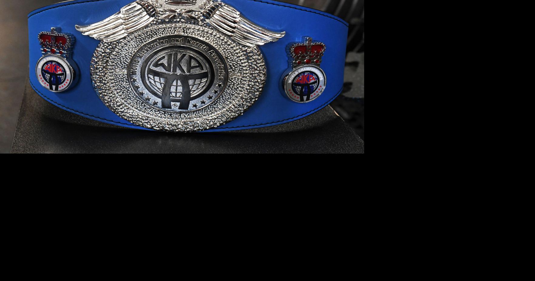 Kickboxing champion Jake Kelly works out at Gracie 717 [photos ...