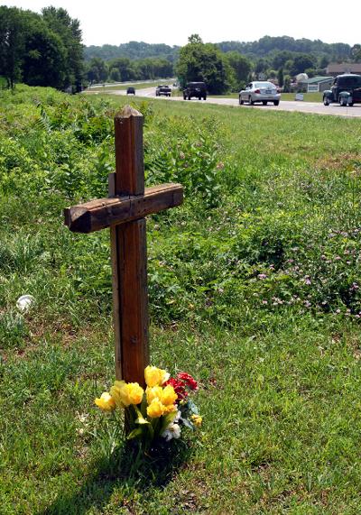 Roadside memorials honor crash victims | News | lancasteronline.com