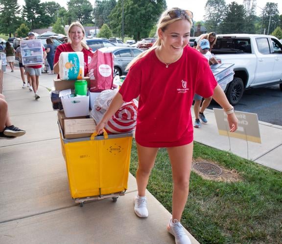 Freshmen, transfer students move in to Millersville University ...