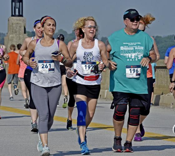 300 plus run 5k over river bridge | Local News | lancasteronline.com