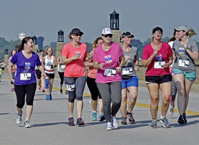 300 plus run 5k over river bridge | Local News | lancasteronline.com