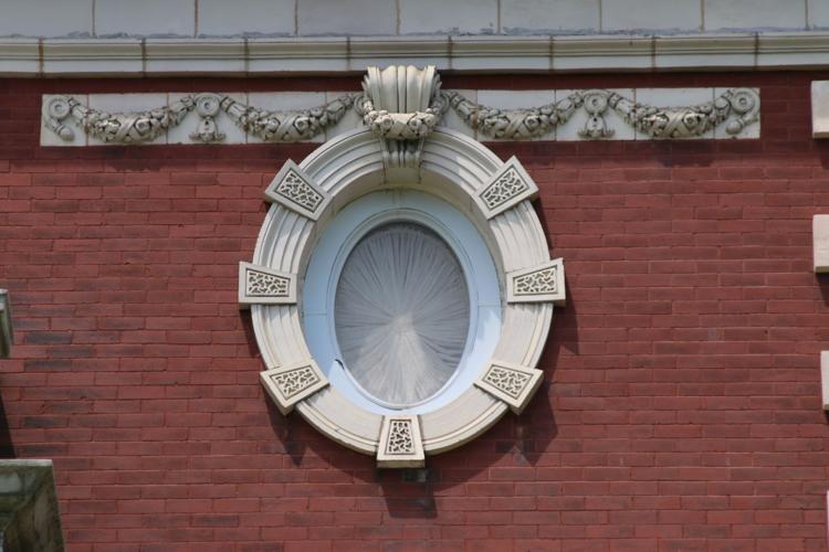Architecture with swagger: Using festoons to enliven facades | Home ...