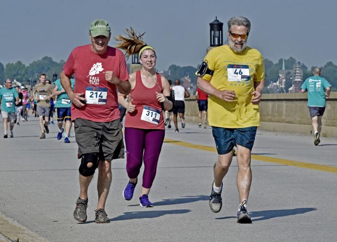 300 plus run 5k over river bridge | Local News | lancasteronline.com