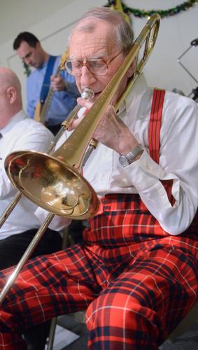 Big-band leader Bob Troxell steps out of spotlight for some quality ...