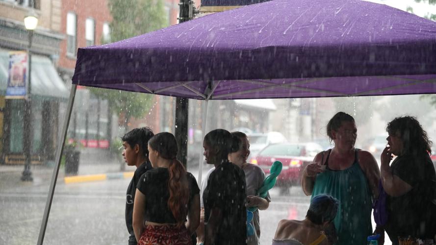 Summer fun persists through rain at Columbia's Fourth Friday fest ...