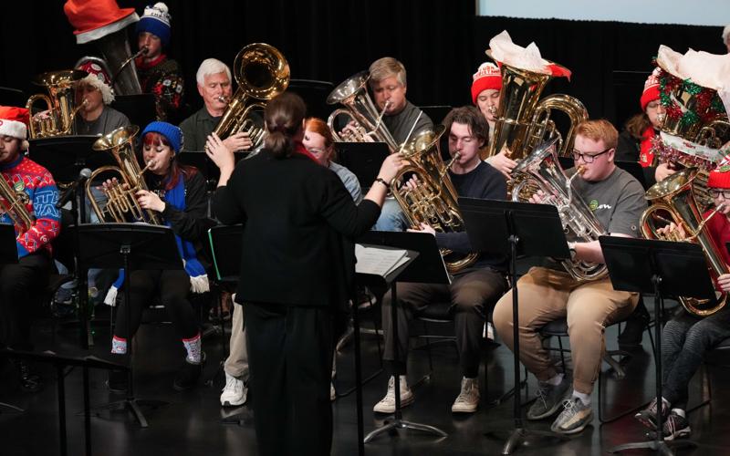 Tuba Christmas spreads cheer with indoor show [photos] | Entertainment ...