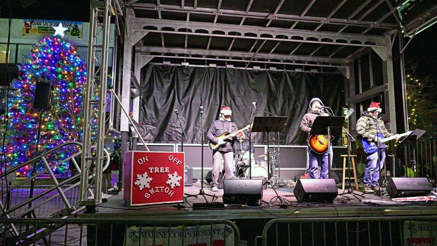 Ephrata Christmas tree lights up for the 2024 holiday season [photos ...